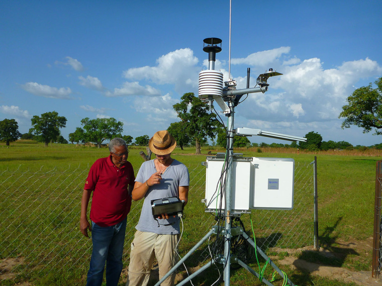 Cell phones for weather forecasts | FairPlanet