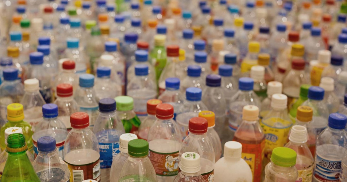 Plastic: Should it stay, or should it go? | FairPlanet