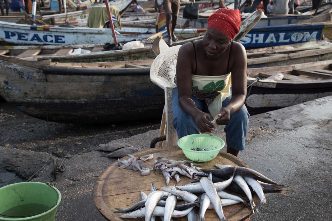The brave path of the Ghanaian fishmongers | FairPlanet