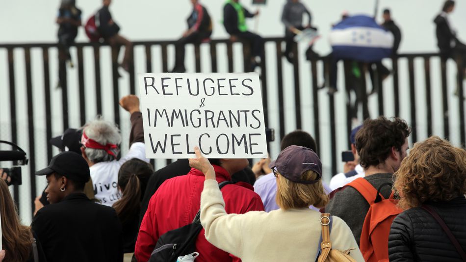 California residents help hundreds of stranded migrants | FairPlanet