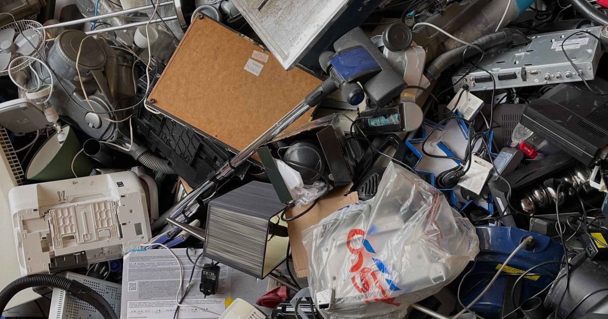 These companies are using bacteria to recycle electronic waste | FairPlanet